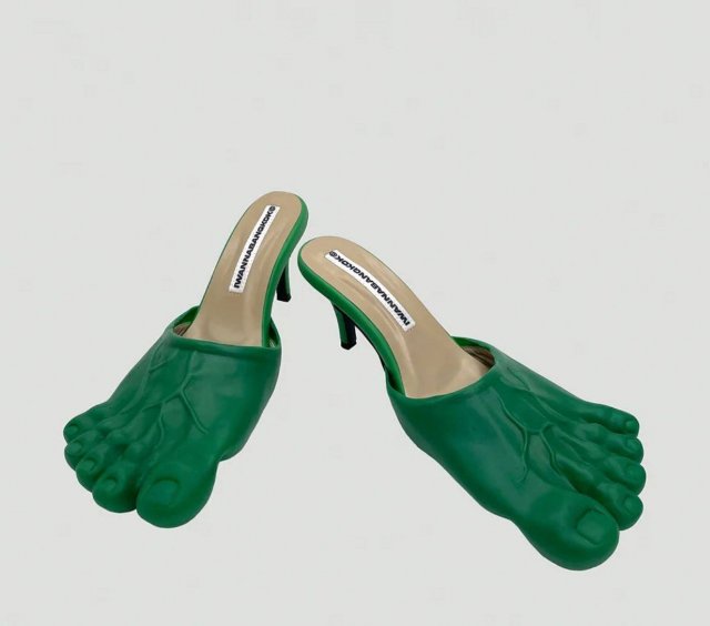 Мотика мода 2023: Брендот I Wanna Bangkok ги претстави штиклите Хулк за ...