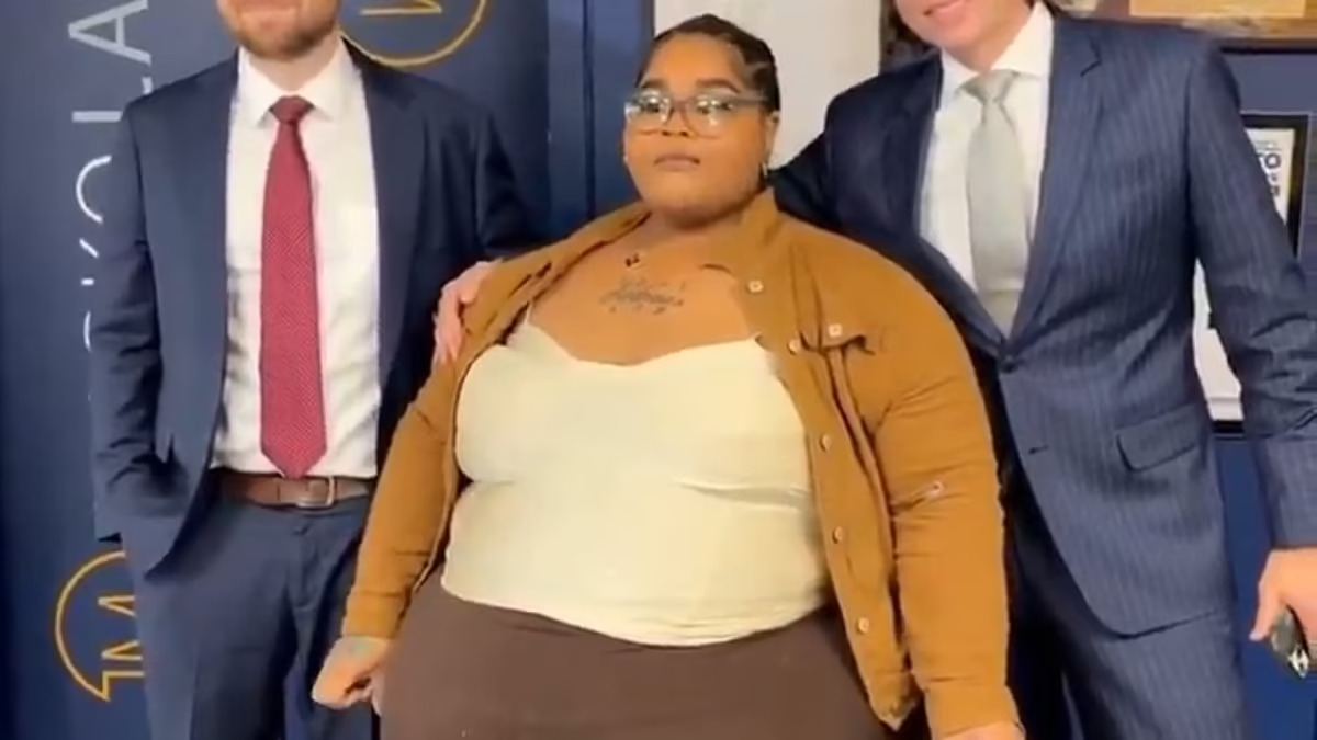 „Плус сајз“ раперка тужи такси компанија затоа што возачот не сакал таа ...